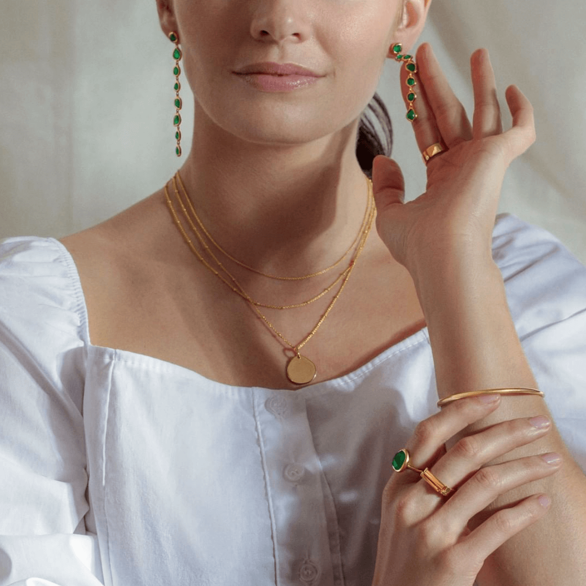 A Minimalist's Guide to Accessories | Next Level Wardrobe